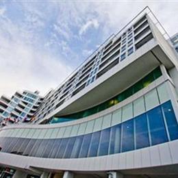 Pinnacle Hotel At The Pier, North Vancouver - Compare Deals