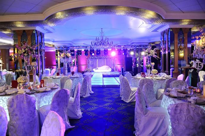 Le Commodore Hotel, Beirut - Compare Deals