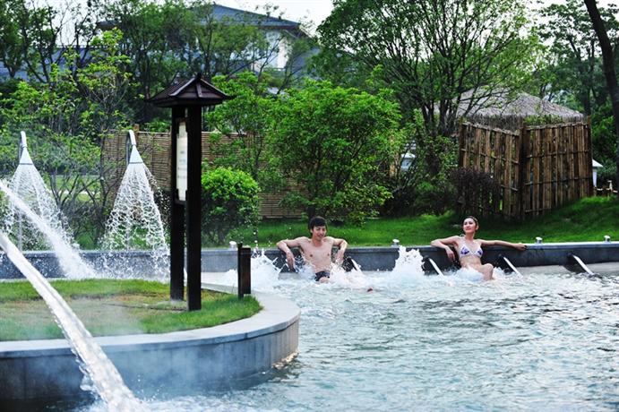 Slender West Lake Tianmu Spring Resort, Yangzhou - Compare Deals