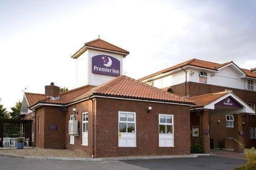 Premier Inn Springfield Chelmsford, Boreham - Compare Deals