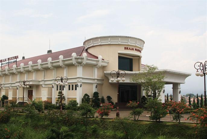 Braja Mustika Hotel and Convention Centre, Bogor - Compare Deals