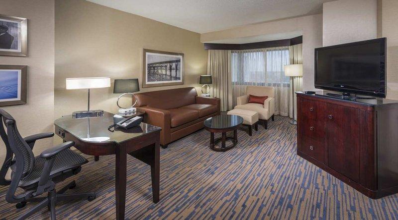 DoubleTree Suites by Hilton Hotel Columbus Downtown - Compare Deals