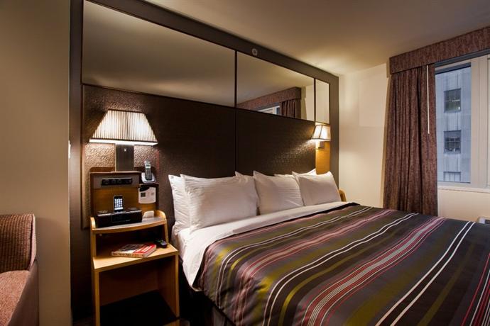 The Jewel Facing Rockefeller Center, New York City - Compare Deals