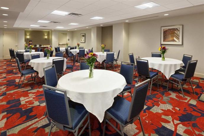 Hampton Inn - Washington DC/White House, Washington D.C. - Compare Deals