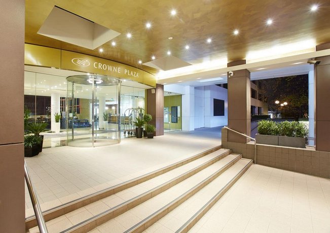 Crowne Plaza Canberra,Canberra:Photos,Reviews,Deals
