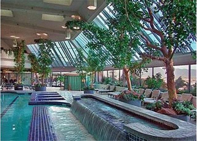 Nugget Casino Resort, Reno - Compare Deals