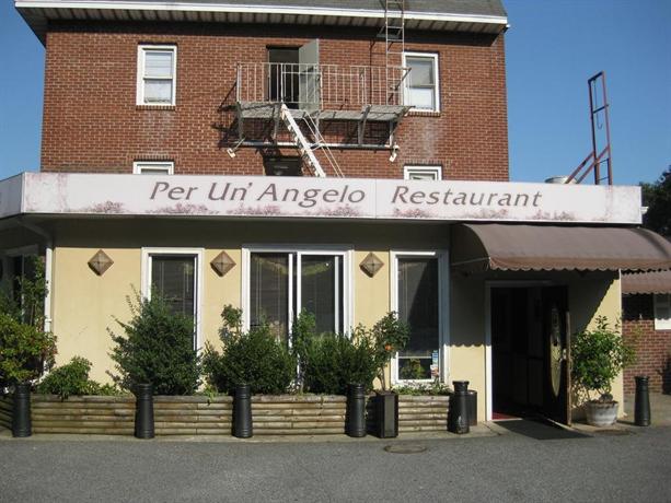 Jones Beach Hotel, Wantagh - Compare Deals