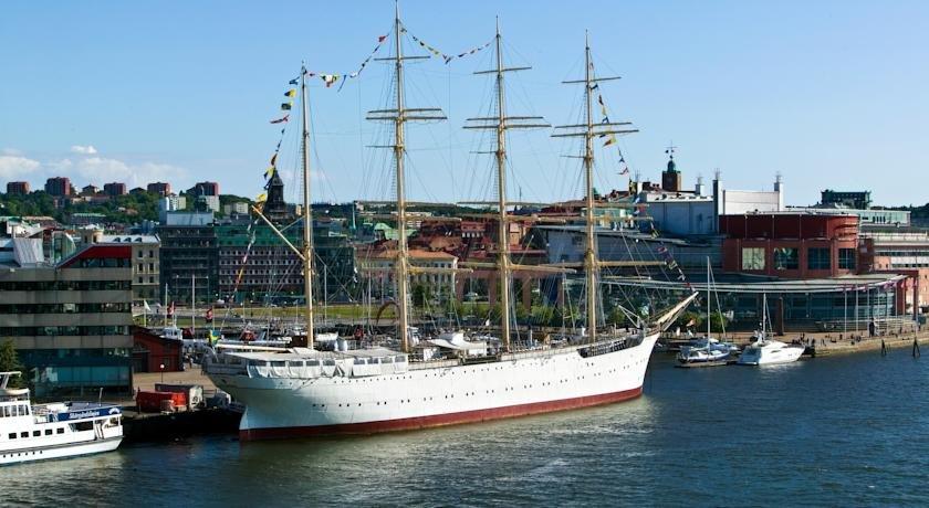 Hotel Barken Viking, Gothenburg - Compare Deals