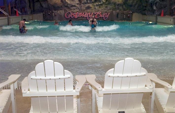 Cedar Point Castaway Bay Indoor Water Park, Sandusky - Compare Deals