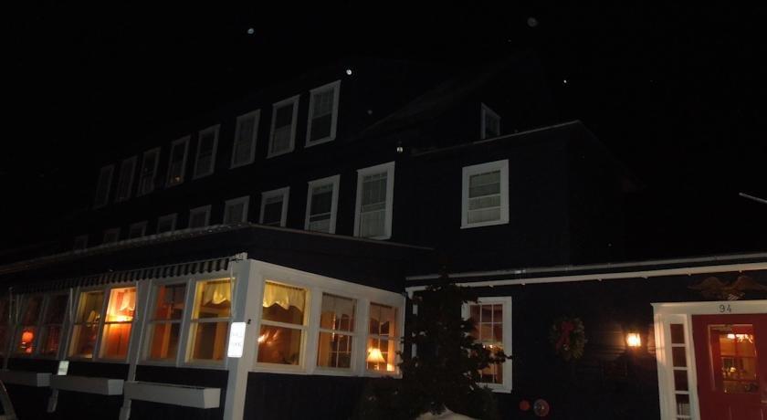 Wildcat Inn and Tavern,White Mountains:Photos,Reviews,Deals