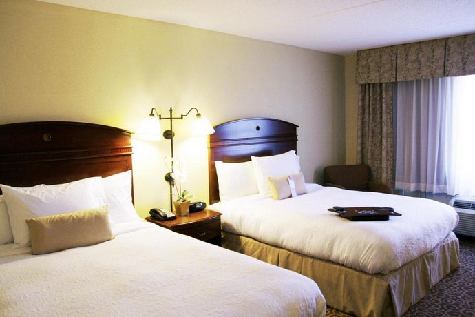 Hampton Inn and Suites Fredericksburg,Fredericksburg:Photos,Reviews,Deals