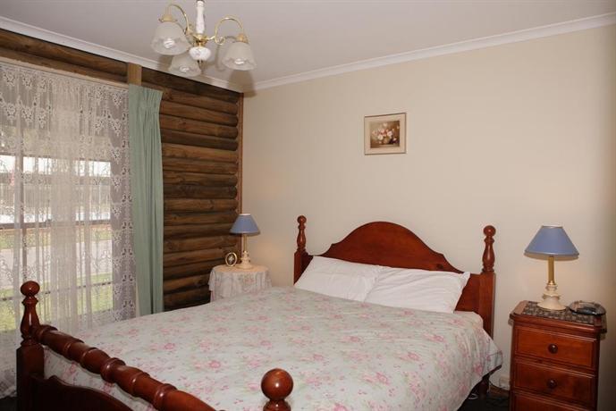 Halls Gap Log Cabins,Grampians National Park:Photos,Reviews,Deals