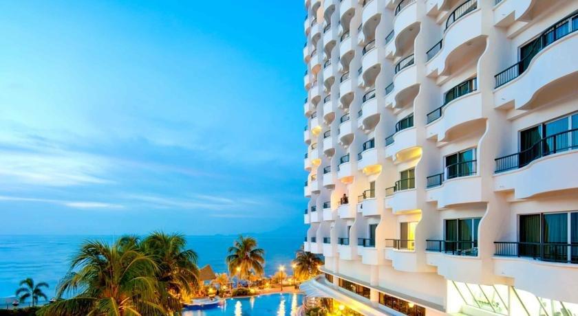 Flamingo Hotel by the Beach Penang, Tanjung Bungah - Compare Deals
