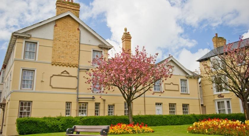 Four Seasons Hotel Aberystwyth - Compare Deals