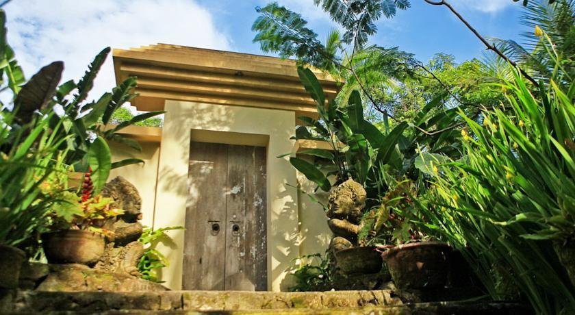 Khayangan Resort Yogyakarta,Yogyakarta:Photos,Reviews,Deals