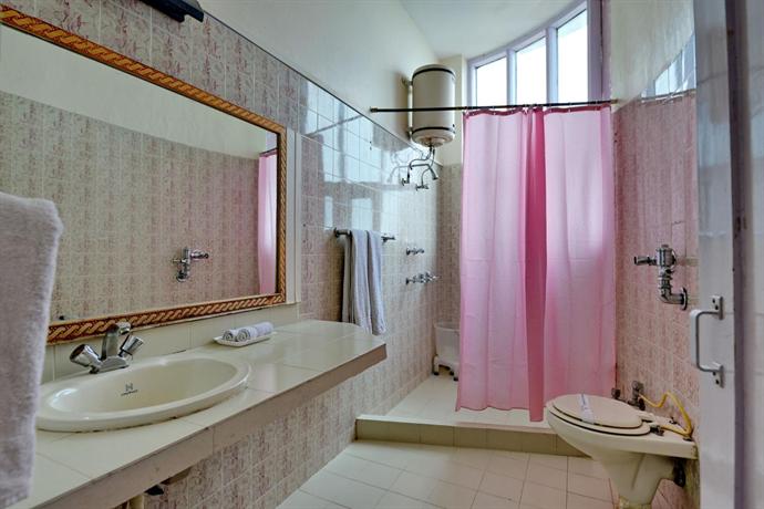 Hotel Barog Heights,Solan:Photos,Reviews,Deals