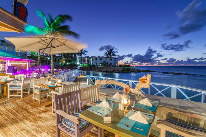 Ocean Point Resort & Spa, Hodges Bay - Compare Deals