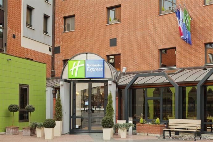 Holiday Inn Express Arras - Compare Deals