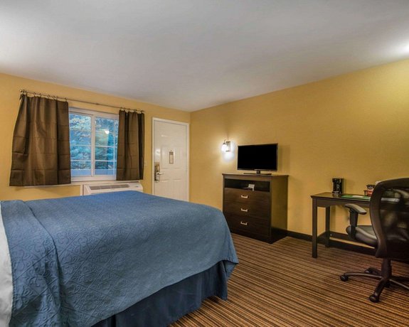 Quality Inn at Quechee Gorge,Woodstock-Quechee:Photos,Reviews,Deals