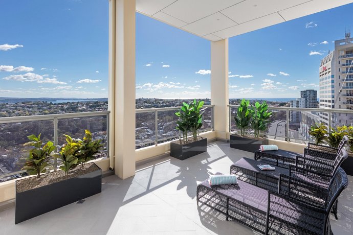 Meriton Suites Bondi Junction, Sydney - Compare Deals