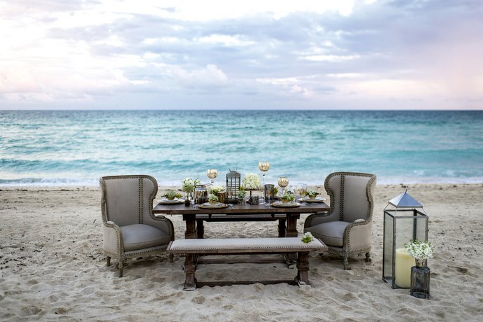 Carillon Miami Wellness Resort, Miami Beach - Compare Deals