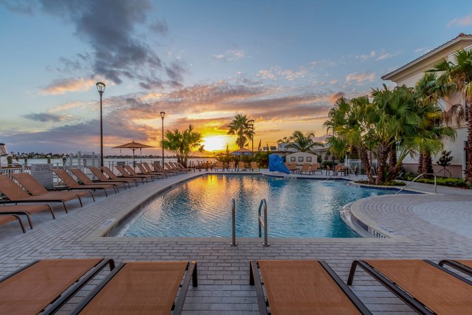 Courtyard by Marriott St Petersburg Clearwater/Madeira Beach - Compare ...
