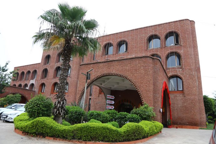 Magsons Resorts Vrindavan,Mathura:Photos,Reviews,Deals