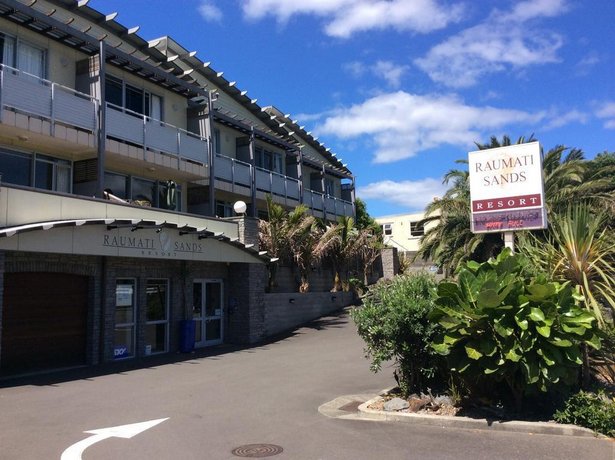 Raumati Sands Resort,Kapiti Island:Photos,Reviews,Deals