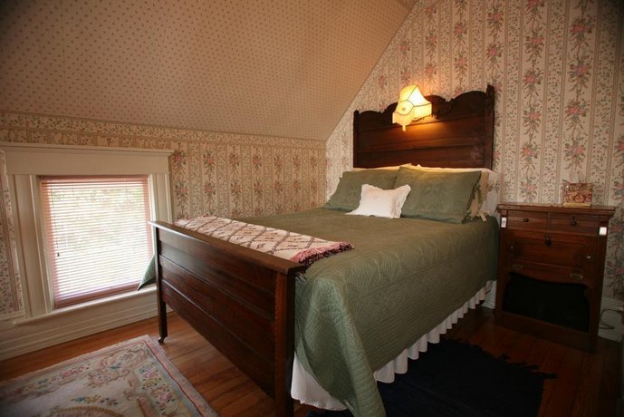 Old Consulate Inn,Port Townsend:Photos,Reviews,Deals