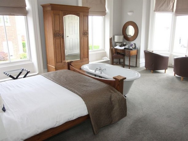 The Queens Hotel Lytham St Annes - Compare Deals