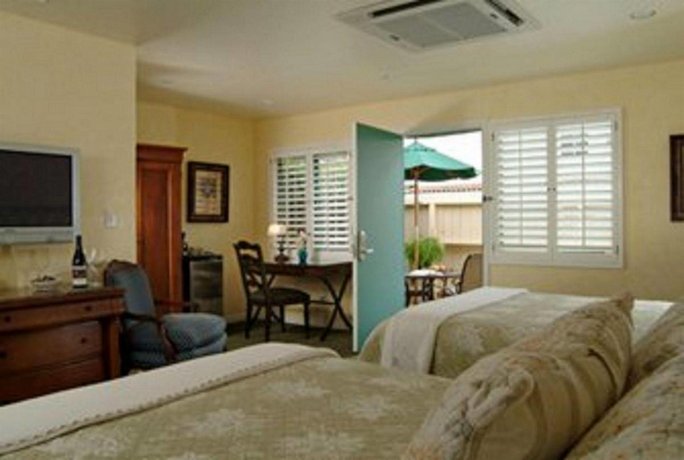 Castillo Inn at the Beach,Santa Barbara:Photos,Reviews,Deals