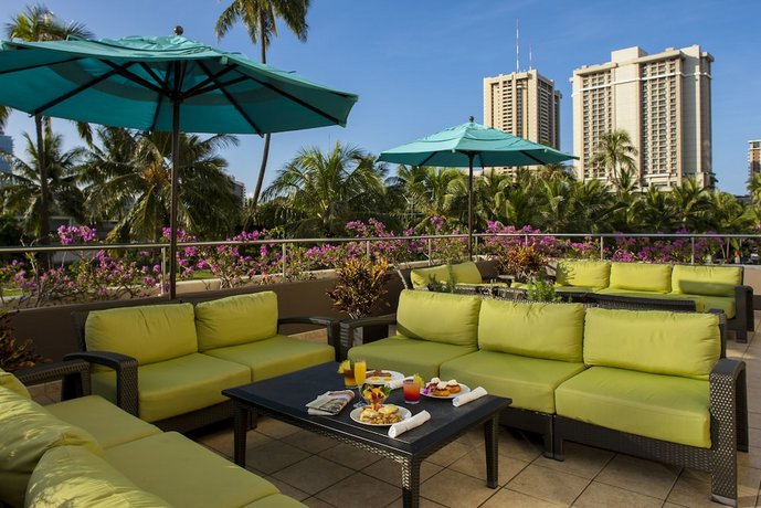 DoubleTree by Hilton Alana - Waikiki Beach, Honolulu - Compare Deals