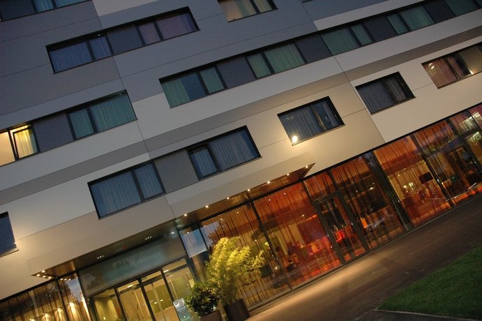 Roomz Vienna Gasometer Hotel - Compare Deals