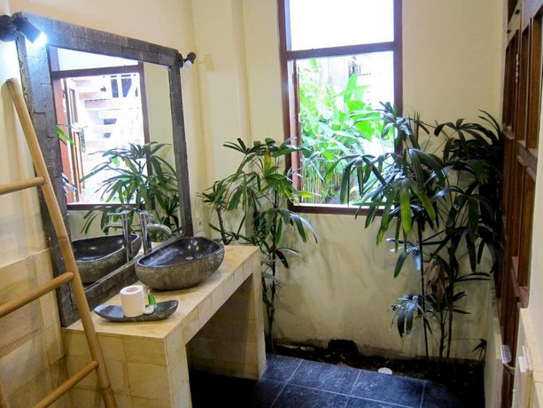 Tiga Lima Homestay,Yogyakarta:Photos,Reviews,Deals