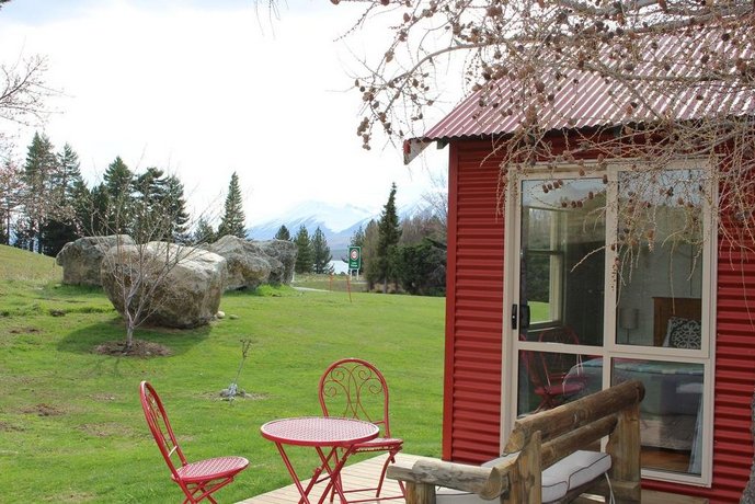 The Red Hut,Lake Tekapo:Photos,Reviews,Deals