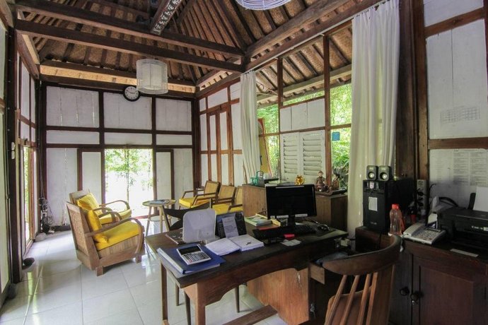 Khayangan Resort Yogyakarta,Yogyakarta:Photos,Reviews,Deals