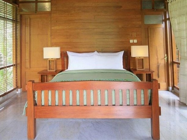 Khayangan Resort Yogyakarta,Yogyakarta:Photos,Reviews,Deals