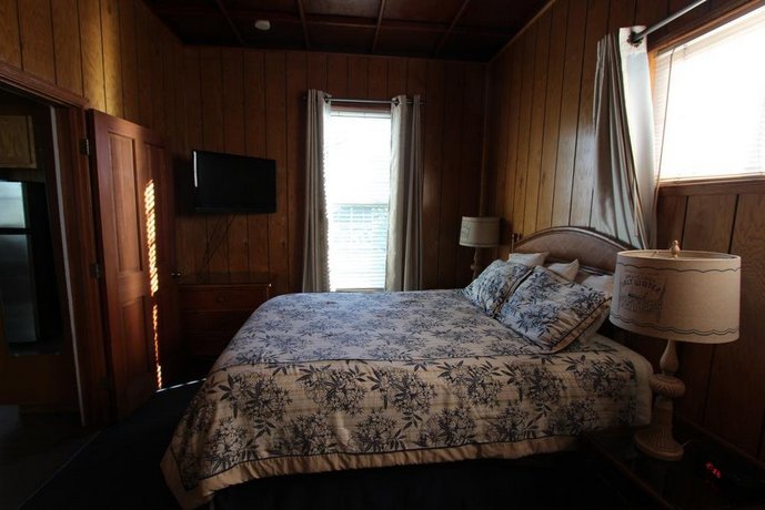 Edgewater Beach Inn & Suites,Santa Cruz:Photos,Reviews,Deals