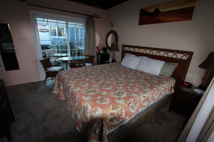 Edgewater Beach Inn & Suites,Santa Cruz:Photos,Reviews,Deals