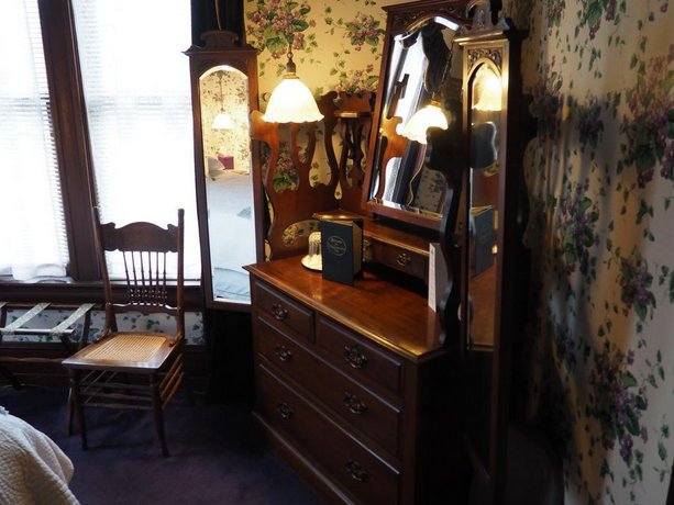 Old Consulate Inn,Port Townsend:Photos,Reviews,Deals