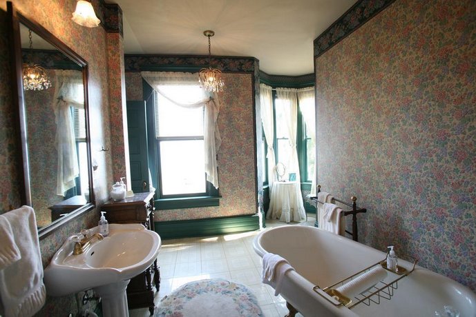 Old Consulate Inn,Port Townsend:Photos,Reviews,Deals