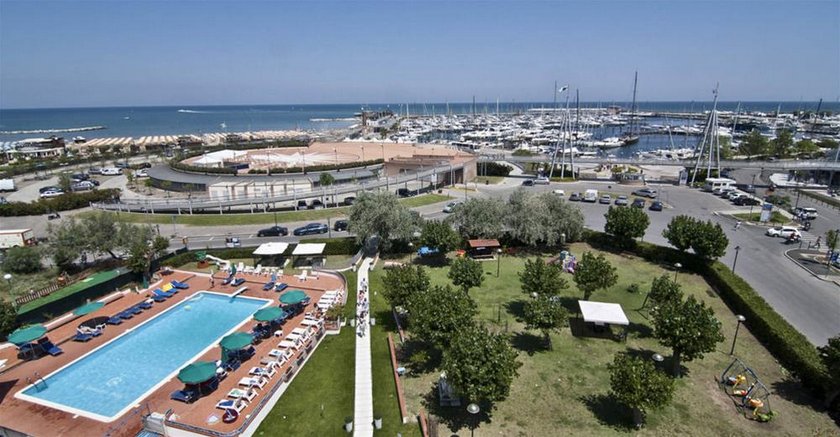 Hotel St Gregory Park, Rimini - Compare Deals