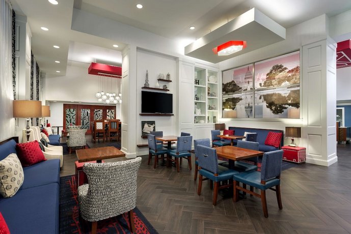 Hampton Inn - Washington DC/White House, Washington D.C. - Compare Deals