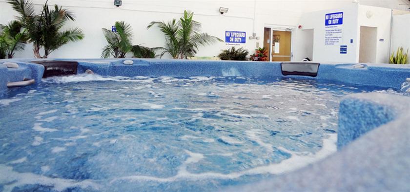 Bolero Resort, Wildwood - Compare Deals